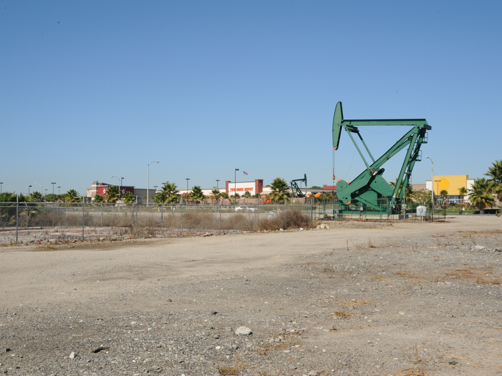 Urban Crude: Harbor & Long Beach | The Center for Land Use Interpretation