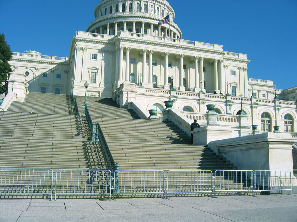 Proximity Issue: The Barricades of the Federal District | The Center ...